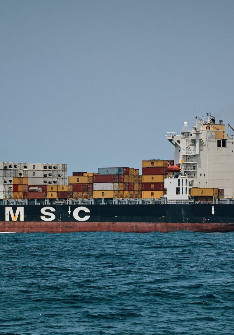 Drillship Atwood Advantage off-port Curacao | Dammers Shipagencies